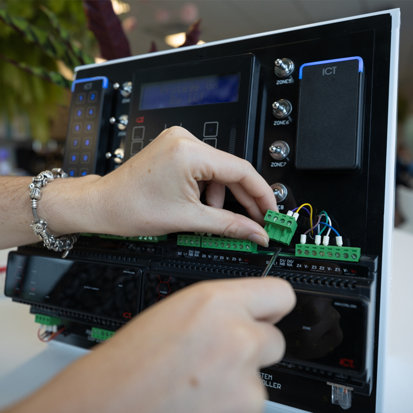 Protege WX Training Kit & Metal Base Enclosed | ICT