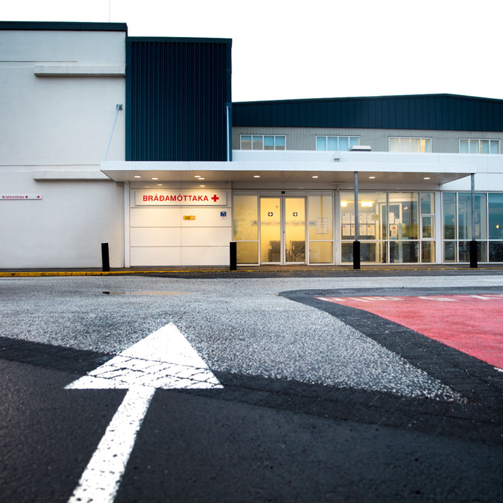 Landspítali Hospital - Touch-Free Access Control with ICT